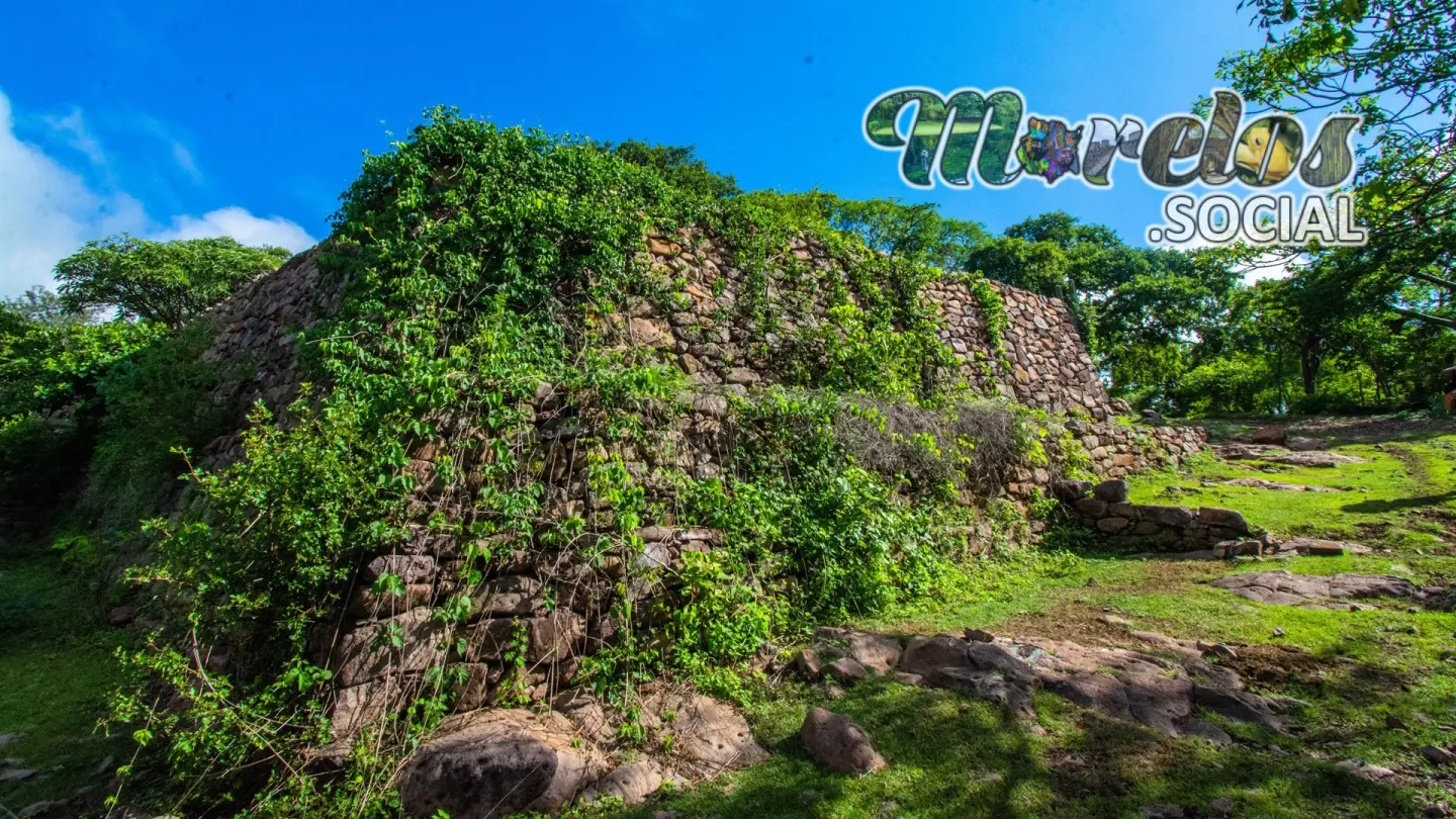 Construcciones que se aprecian en Chimalacatlan, naturaleza e historia ...